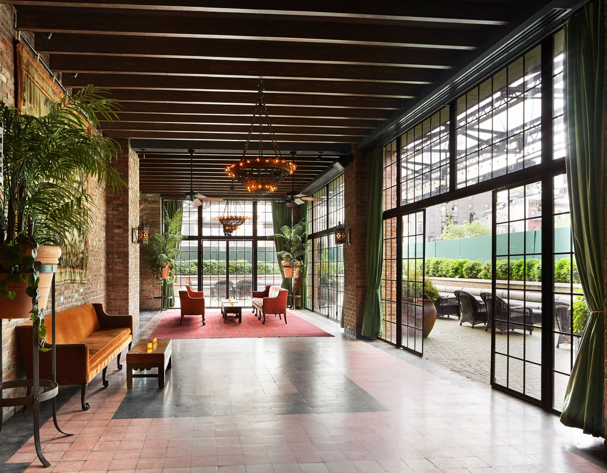 Rooftop Bars in East Village | HeadBox